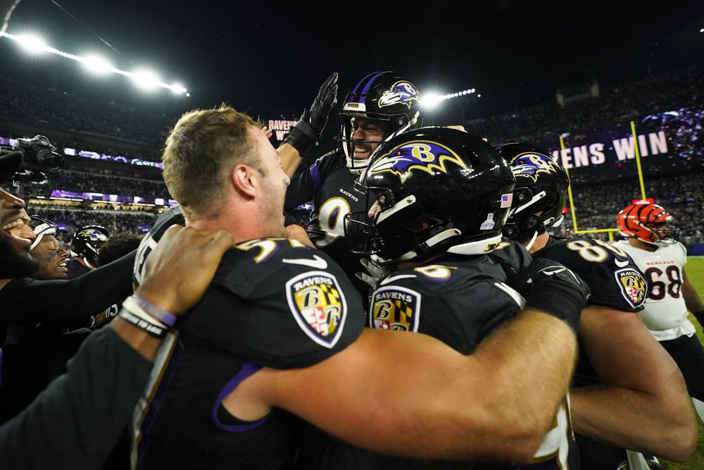 Tucker’s Leg Lifts Ravens to 19-17 Victory over Bengals - WCCB Charlotte